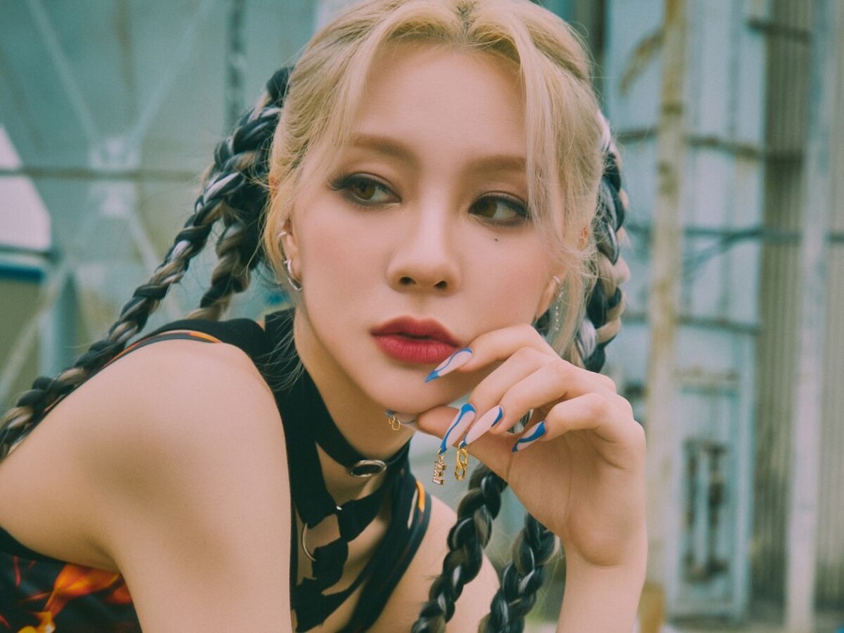 Yiyeon (ex. BVNDIT) - K-POP LIVE POLSKA