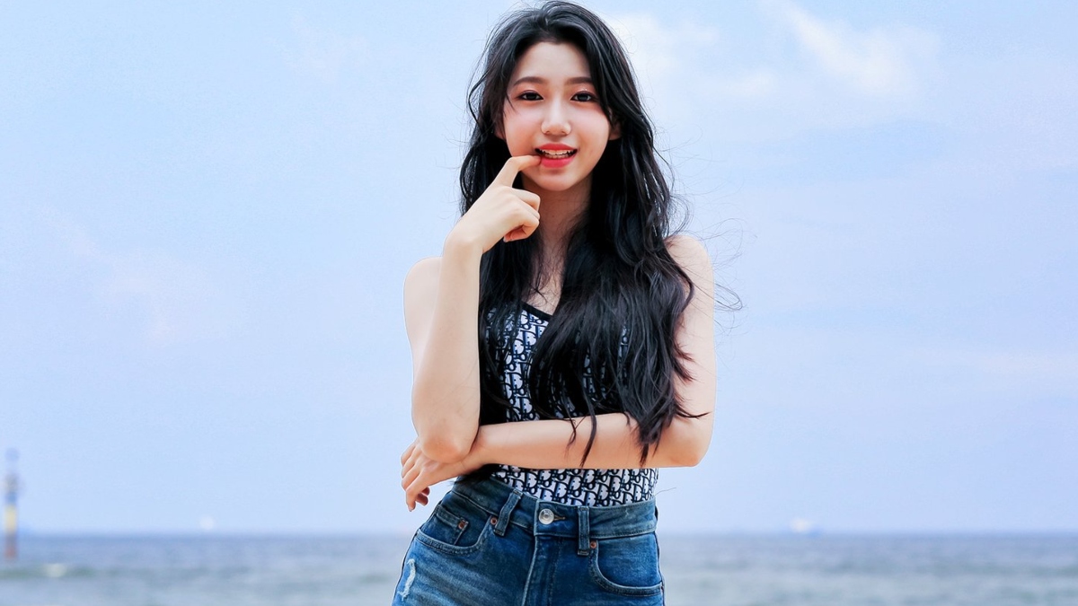 YUNJI (BUSTERS) - K-POP LIVE POLSKA